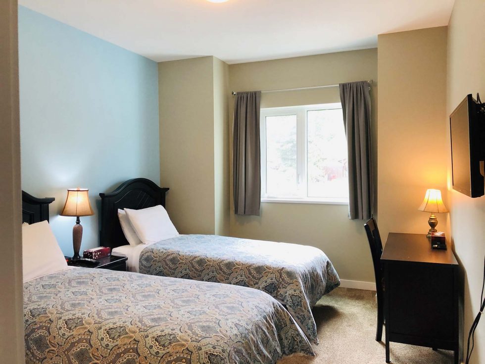 Midnight Sun Inn & Vacation Rentals - Hotel Rooms - Midnight Sun Luxury ...